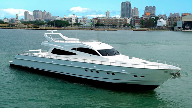 Taiwanese builder Dyna Craft launches new 105 superyacht